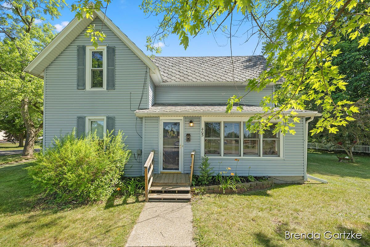 405 Emory St, Howard City, MI 49329 | Zillow