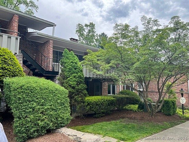 28 Southport Woods Dr UNIT 28, Southport, CT 06890 | Zillow