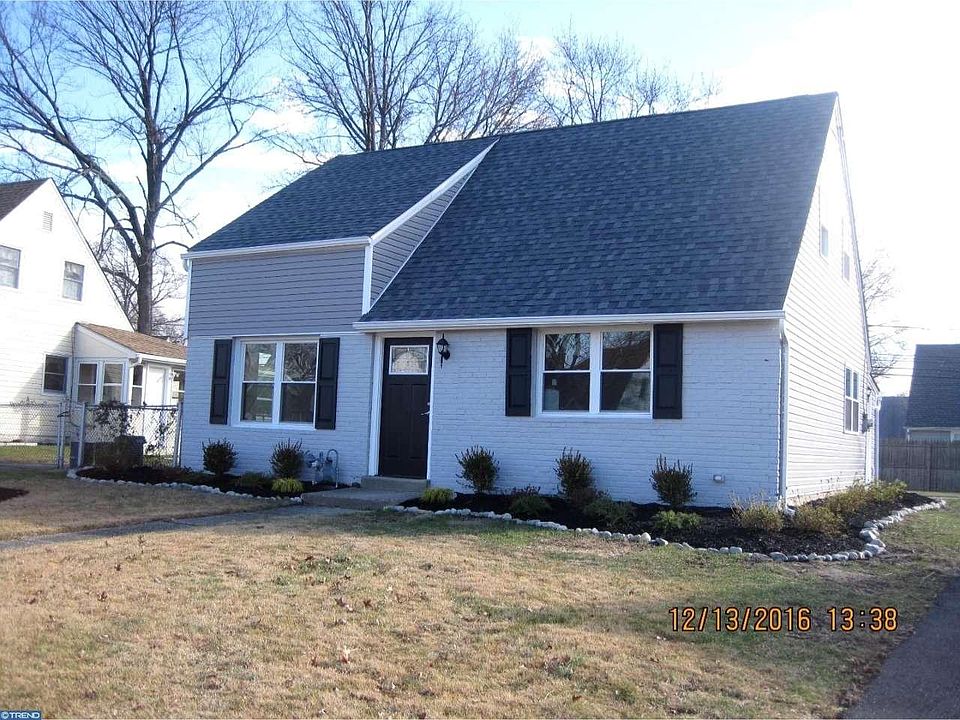 718 Hickory Rd, Secane, PA 19018 | Zillow