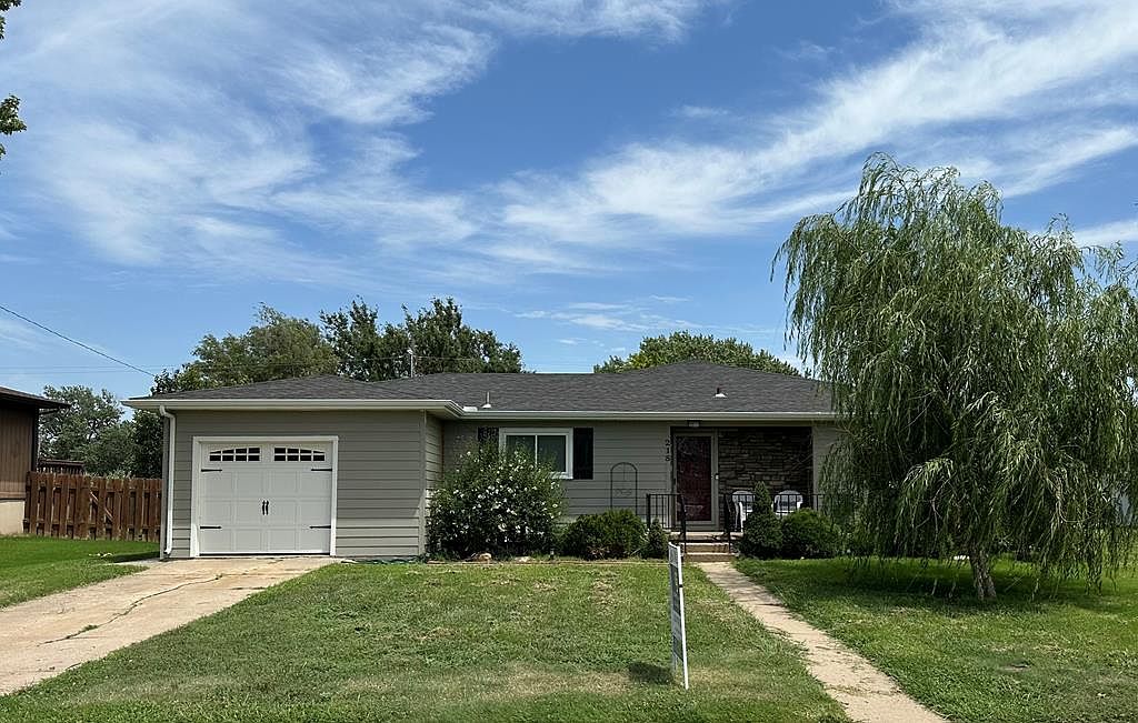 218 7th St, Claflin, KS 67525 | Zillow