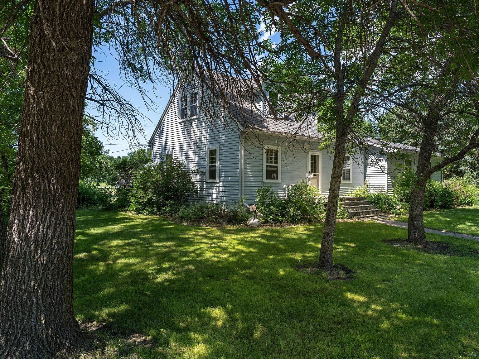 201 4th St, Tintah, MN 56583 | Zillow