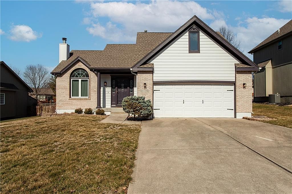 1216 SW Persels Rd, Lees Summit, MO 64081 | Zillow