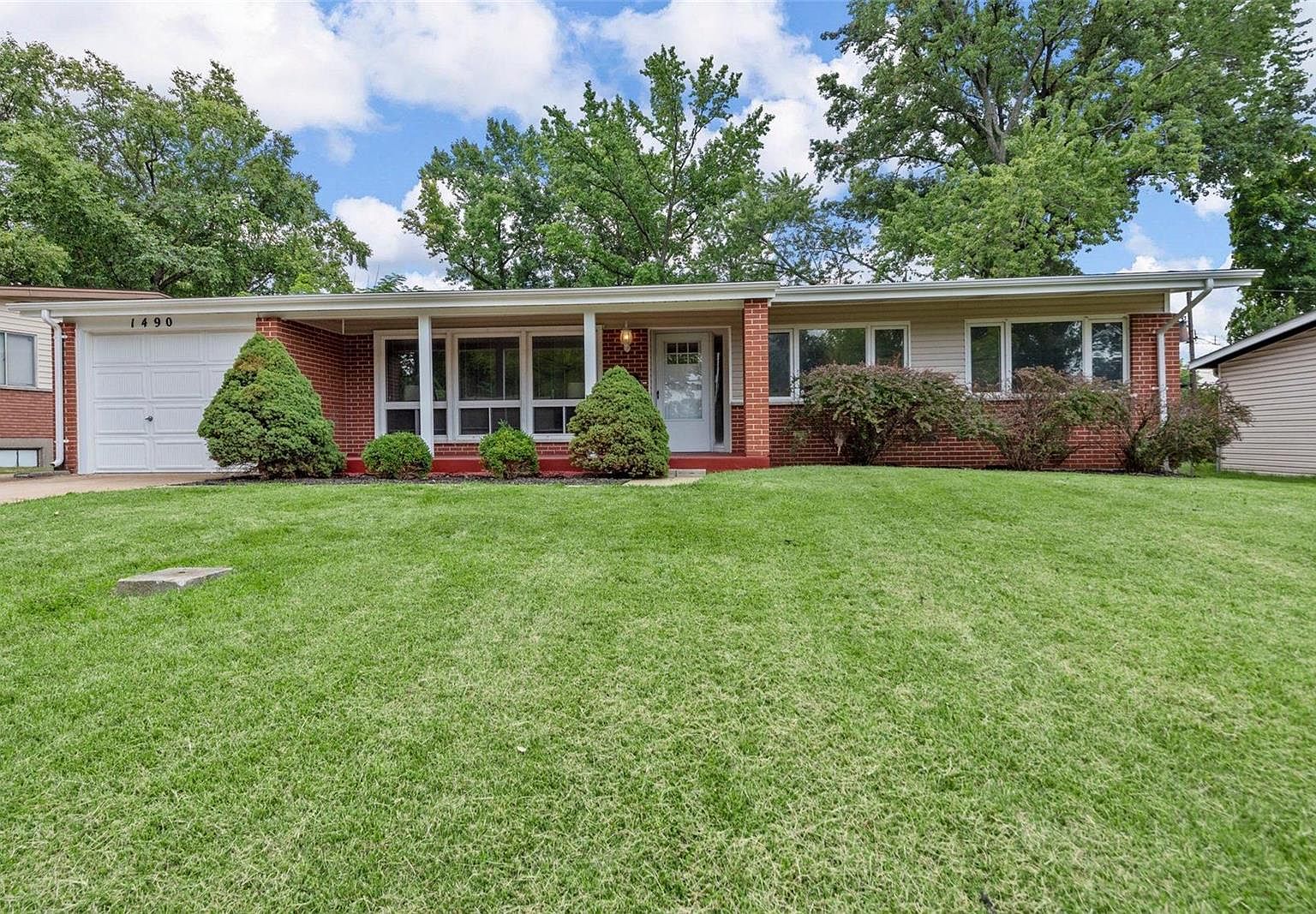 1490 Thoroughbred Ln, Florissant, MO 63033 | Zillow 1490 Thoroughbred Ln, Florissant, MO 63033 | Zillow