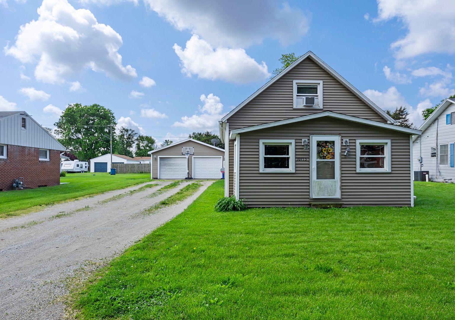 10713 Lafayette Ave, Shirley, IL 61772 | Zillow