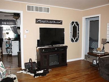 414 Curtis St, Pratt, KS 67124 | Zillow