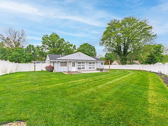 4 Cambridge Rd, Kendall Park, NJ 08824 | MLS #3929748 | Zillow