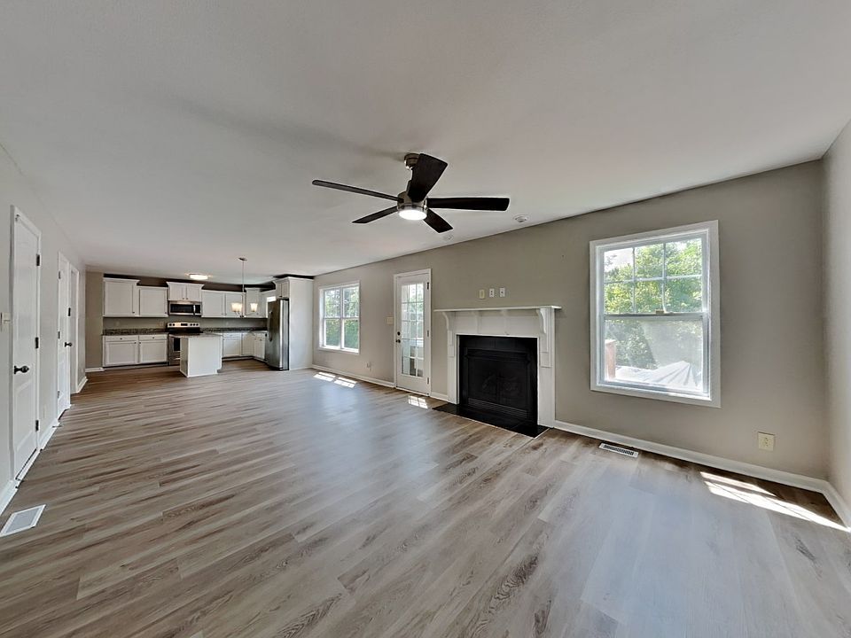 1084 Ishee Dr, Clarksville, TN 37042 | Zillow