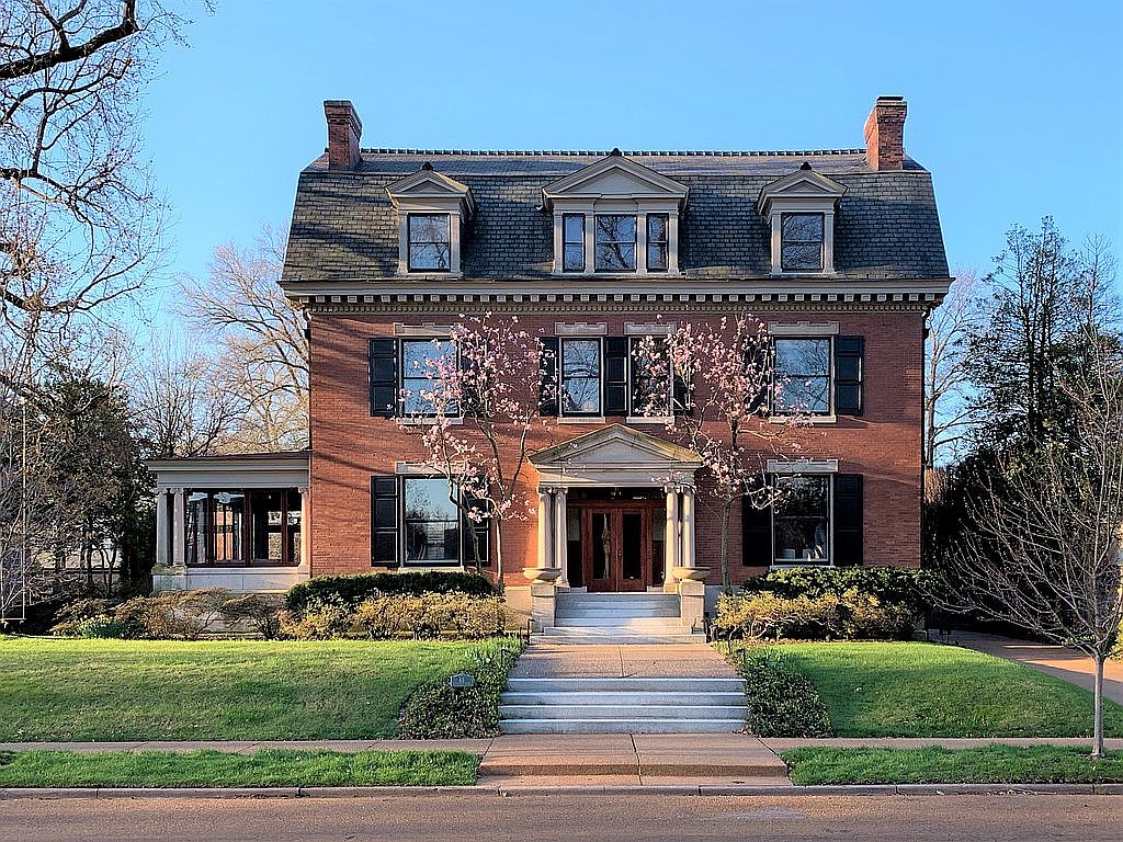 44 Portland Pl, Saint Louis, MO 63108 | Zillow