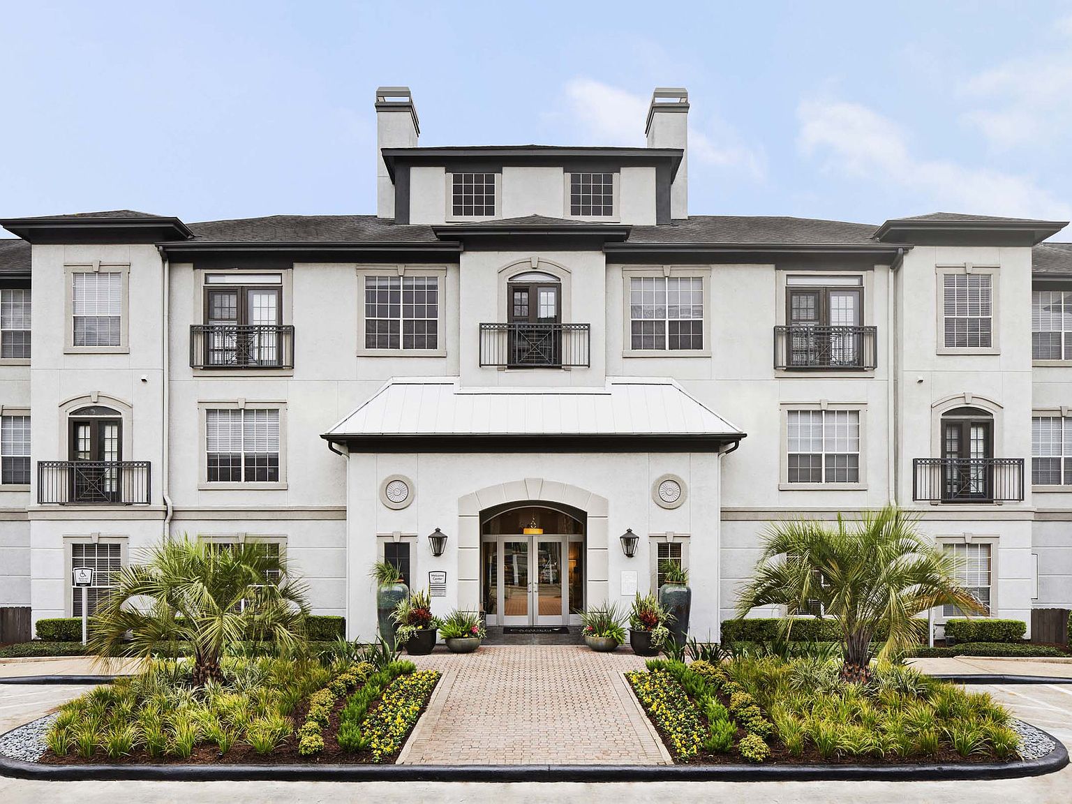 2303 Louisiana St #211, Houston, TX 77006 | Zillow