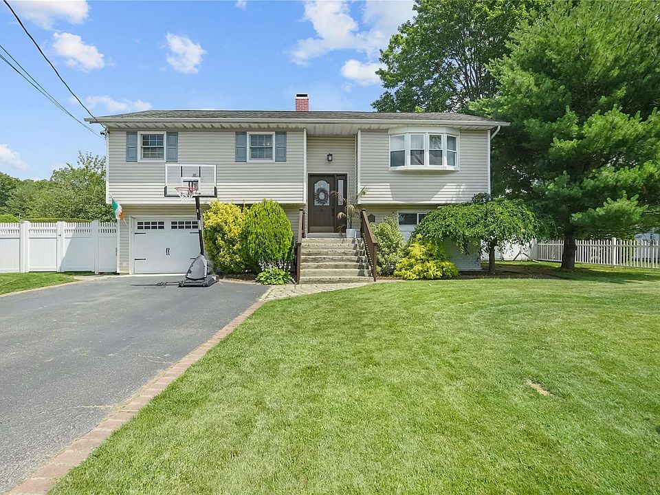 41 Hauser Street, Bohemia, NY 11716 | Zillow