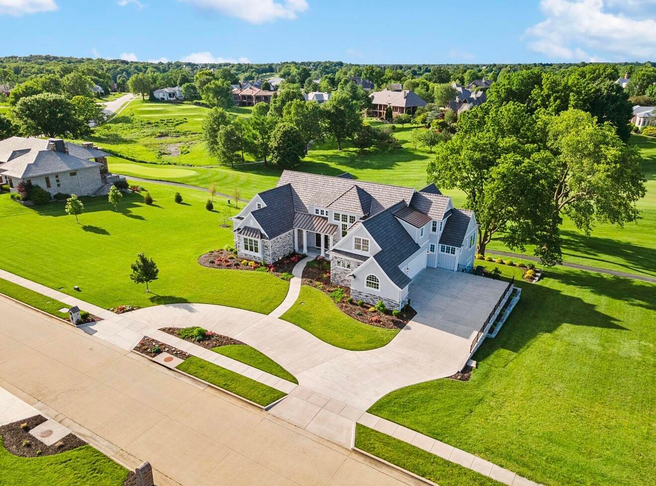 3945-3957 E Dunrobin Drive, Springfield, MO 65809 | Zillow