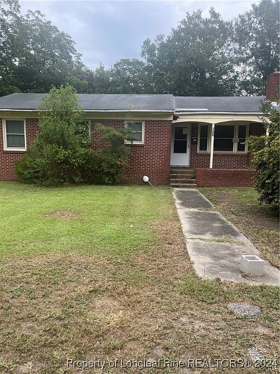 106 N North Third St, Maxton, NC 28364 | Zillow