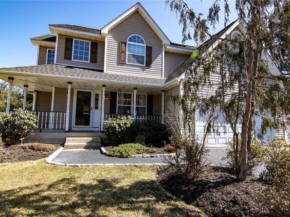 Commack Real Estate - Commack NY Homes For Sale | Zillow