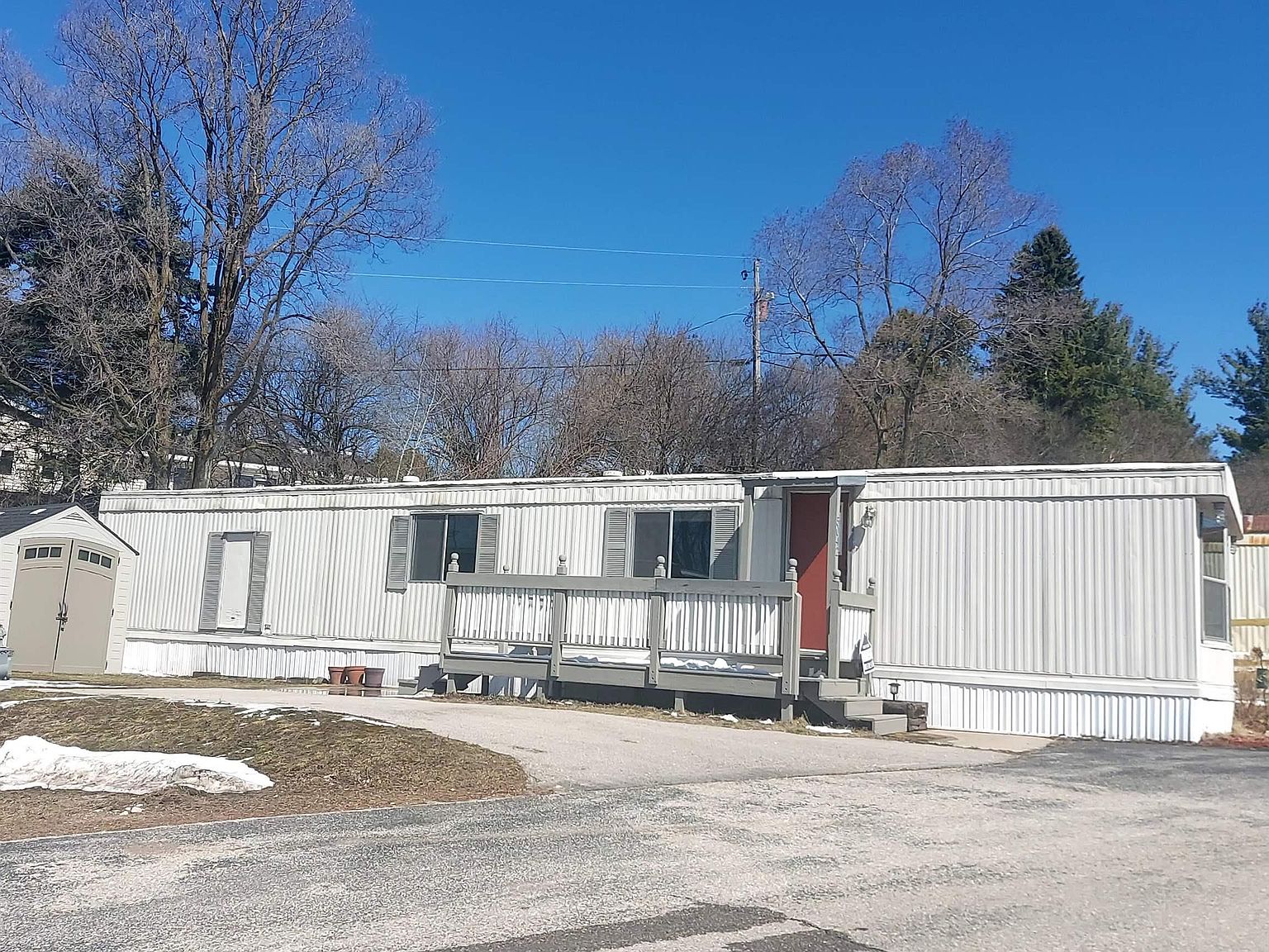 5042 N Silver Lake Vw, Traverse City, MI 49685 | Zillow