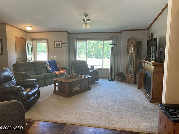 104 1st Ave, Altamont, SD 57237 | MLS #39-182 | Zillow