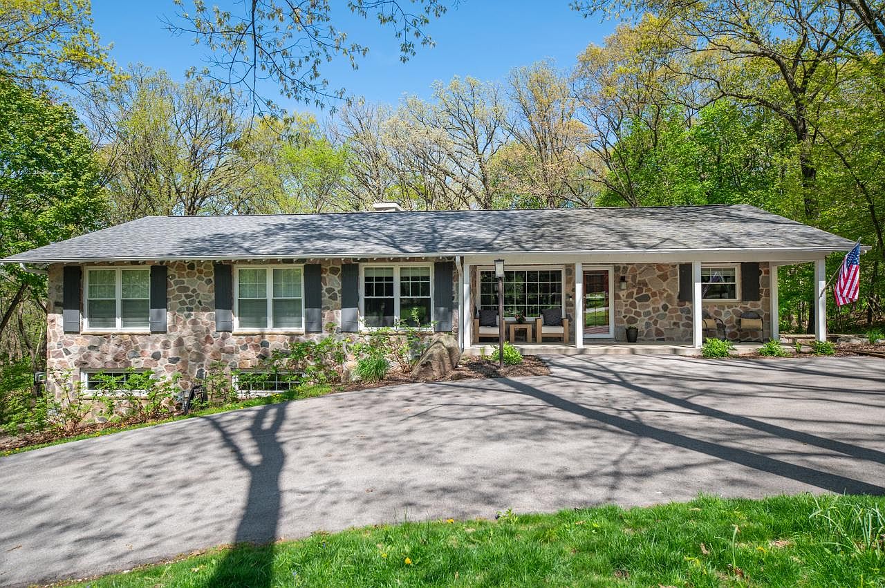 14270 Hillside ROAD, Elm Grove, WI 53122 | Zillow