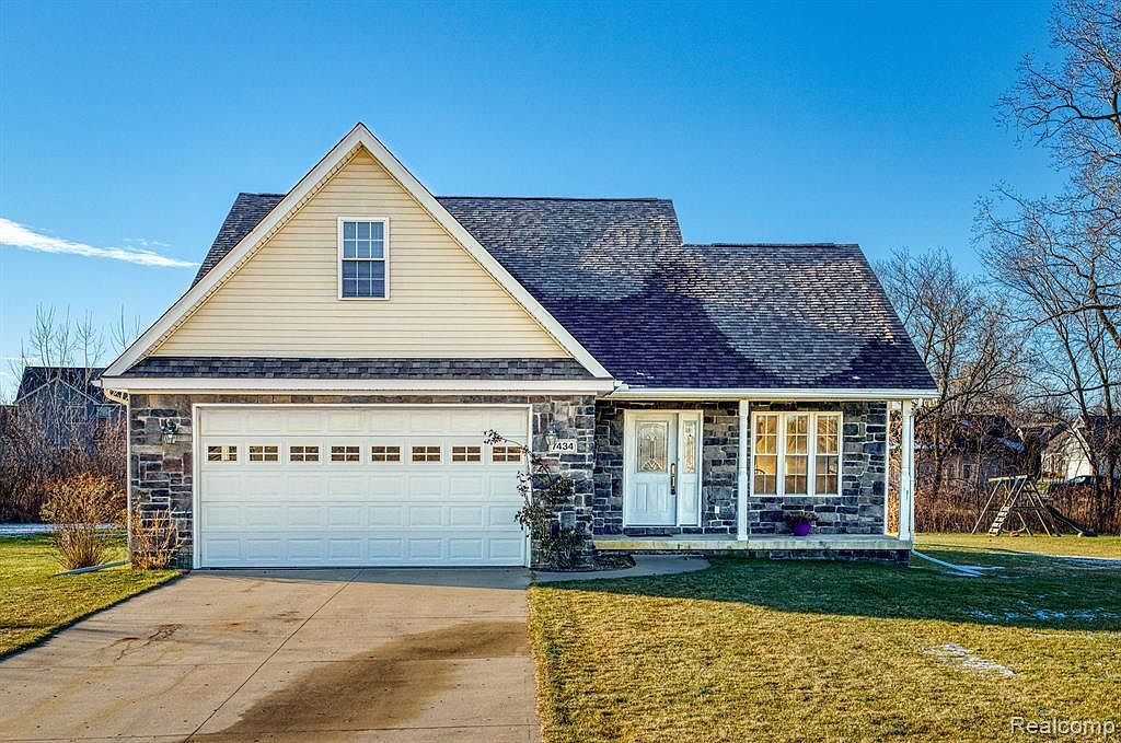 7434 Skylar Ct, Swartz Creek, MI 48473 | Zillow
