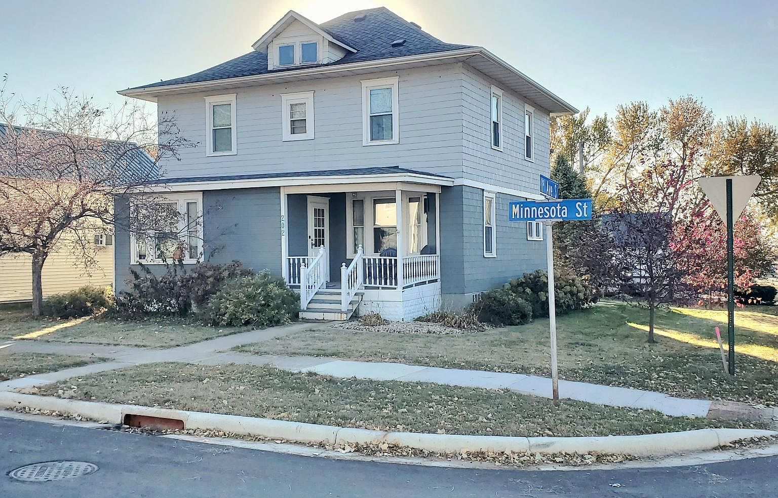 202 S Minnesota St, Lakefield, MN 56150 | Zillow