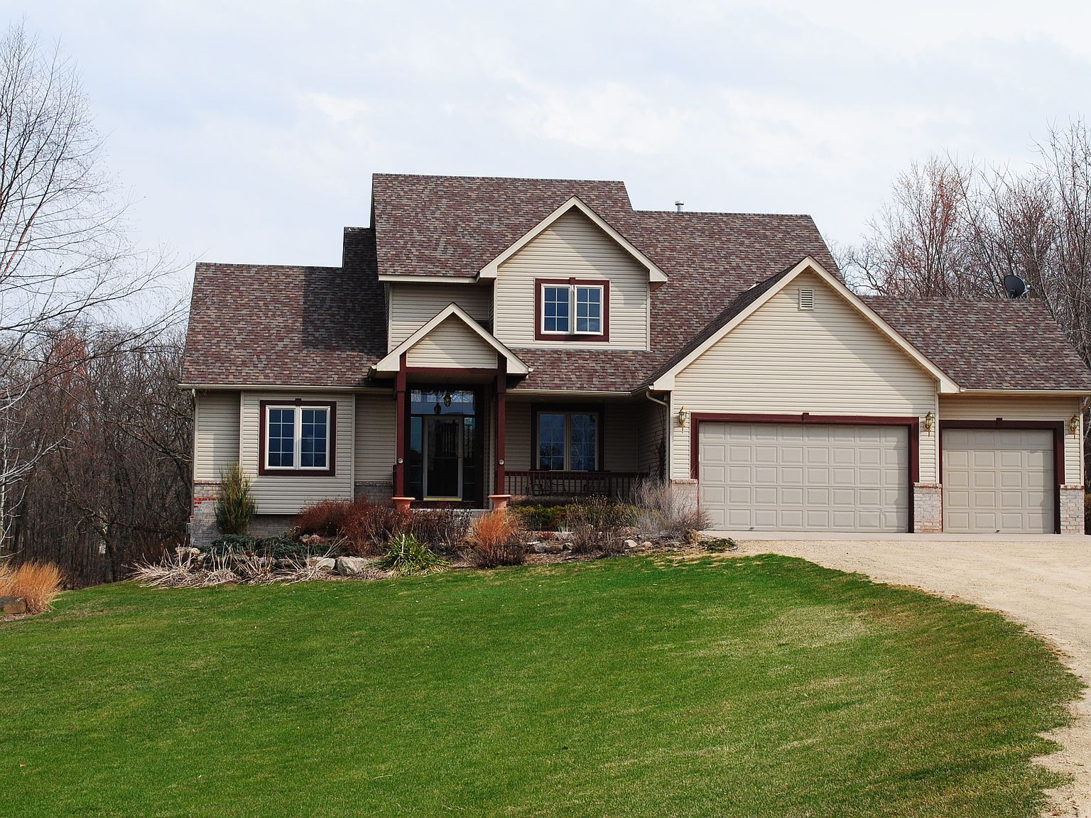1509 Hidden Valley Cir, Houlton, WI 54082 | Zillow
