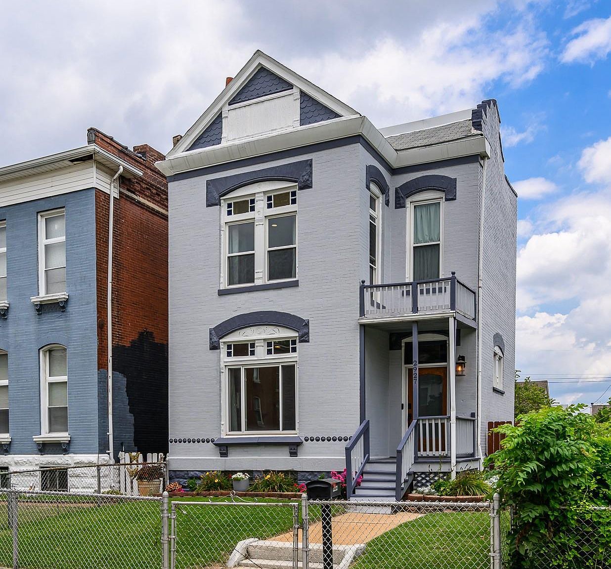 2927 Henrietta St, Saint Louis, MO 63104 | Zillow