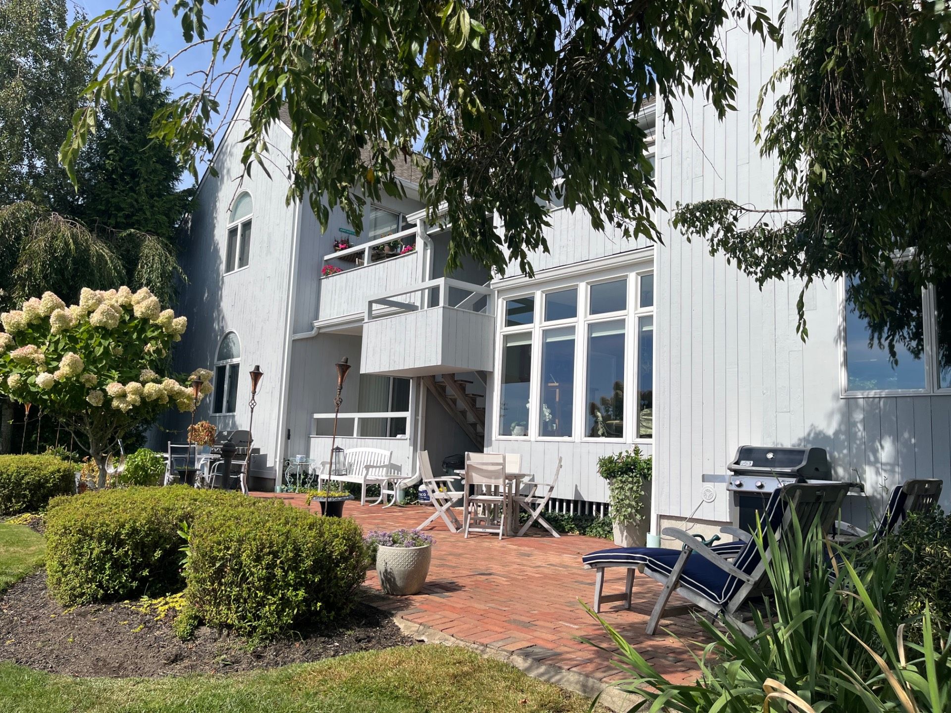 400 Noyack Rd #D2, Southampton, NY 11968 | Out East