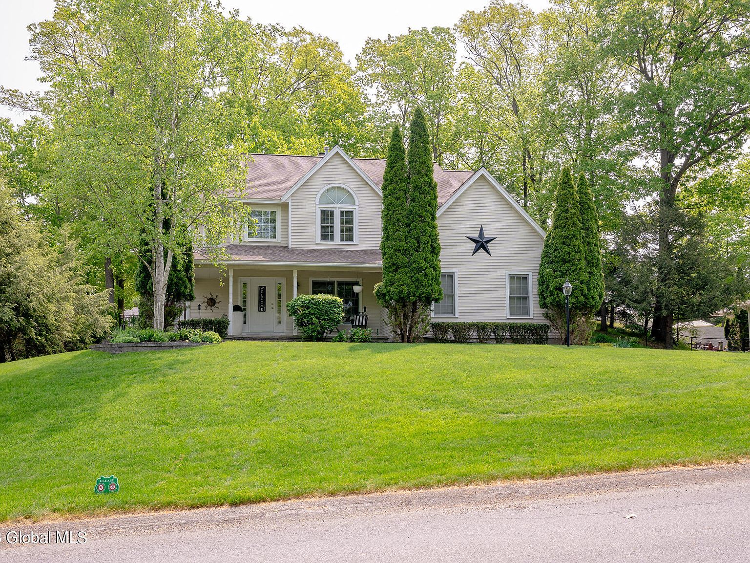 5 Sonya Place, Schenectady, NY 12309 | Zillow