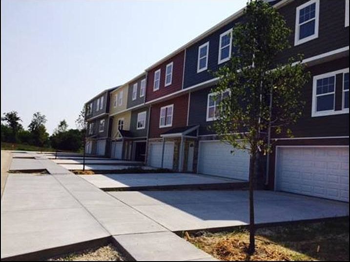 706 Cox Ct, Le Claire, IA 52753 | Zillow