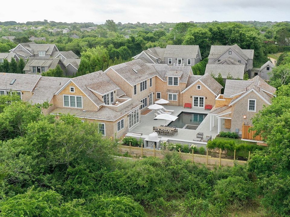 7 Pilgrim Rd, Nantucket, MA 02554 | MLS #89875 | Zillow