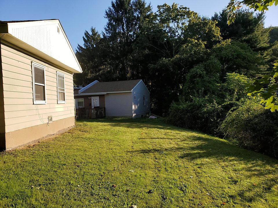 128 Rock Creek Rd New Haven CT | Zillow