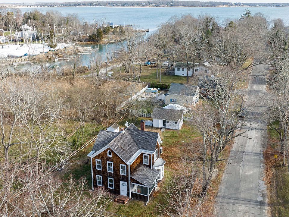 35 Orchard St, New Suffolk, NY 11956 | Zillow