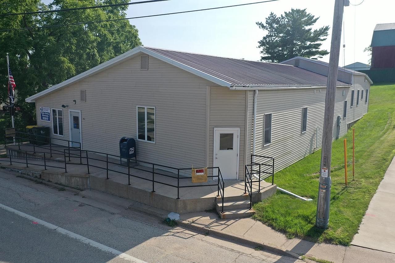 304 North Main Street, Patch Grove, WI 53817 | MLS #1982945 | Zillow