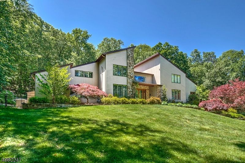 26 Old Farmstead Rd, Chester, NJ 07930 | Zillow