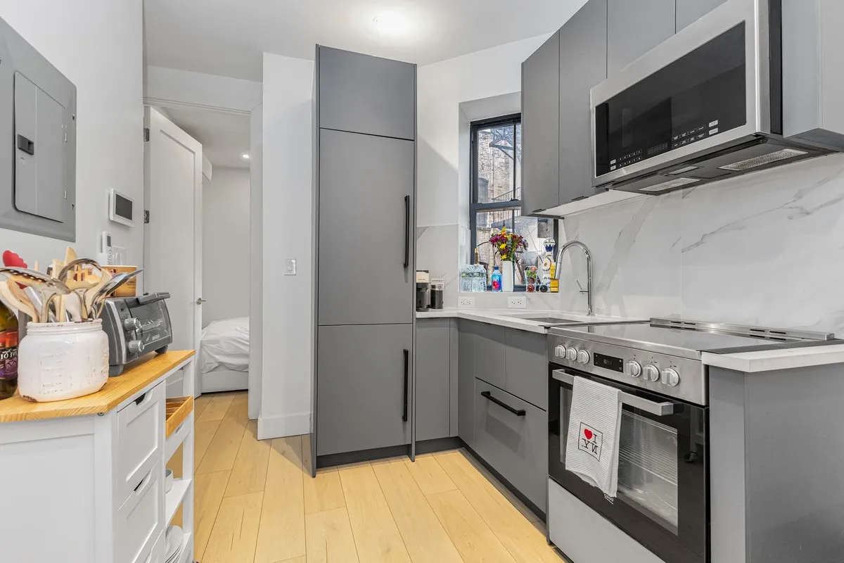 356 West 48th Street #2C in Hell's Kitchen, Manhattan | StreetEasy