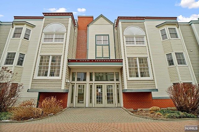 206 The Promenade #206, Edgewater, NJ 07020 | MLS #24011057 | Zillow