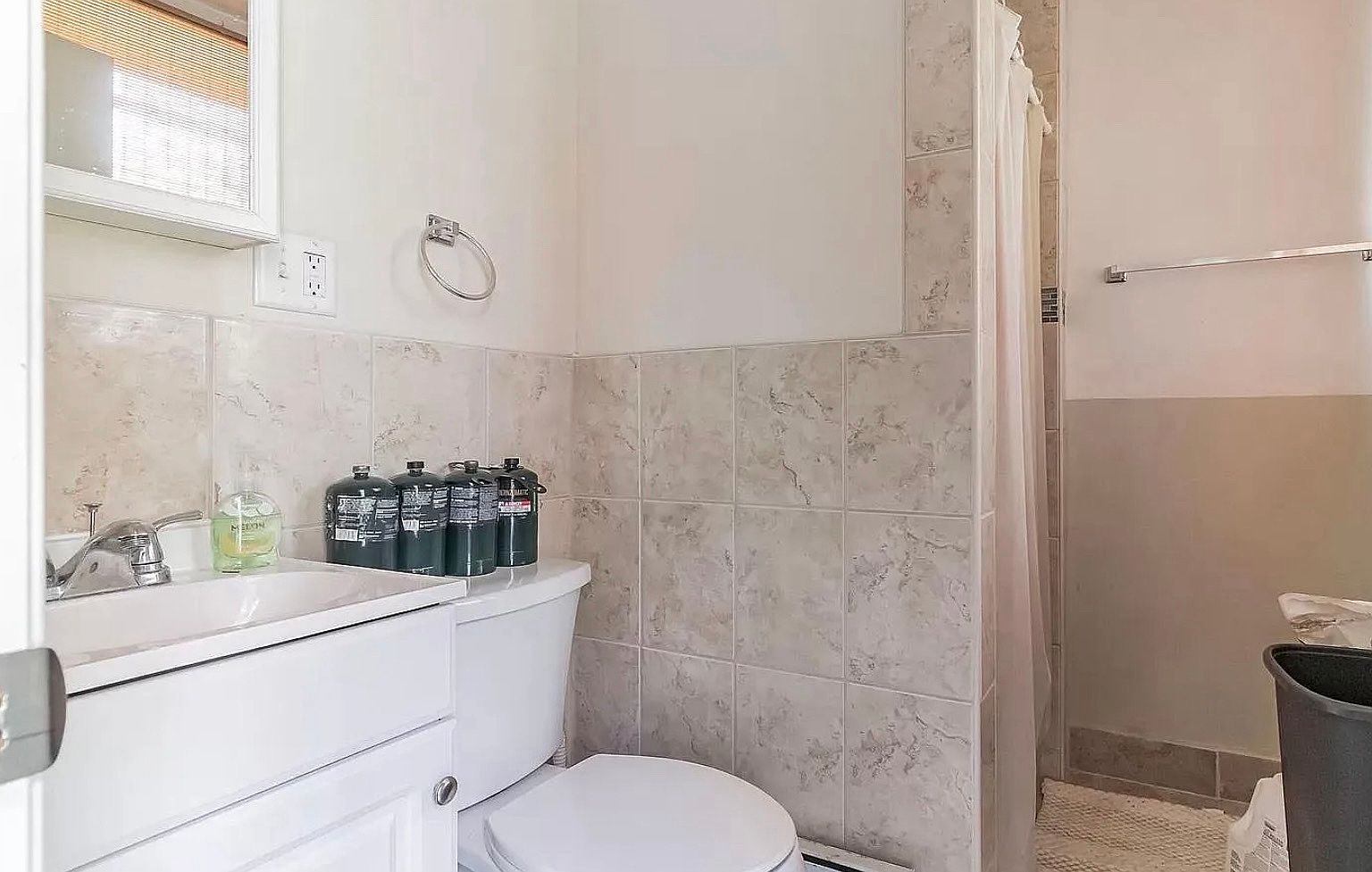 160 Roxborough Ave, Philadelphia, PA 19127 | Zillow