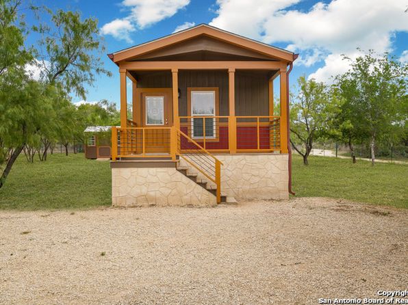 Devine TX Real Estate - Devine TX Homes For Sale | Zillow