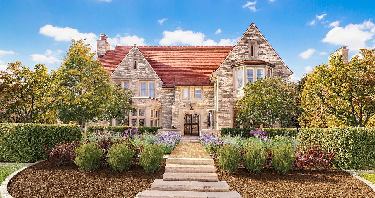 3223 North Lake DRIVE, Milwaukee, WI 53211 | Zillow