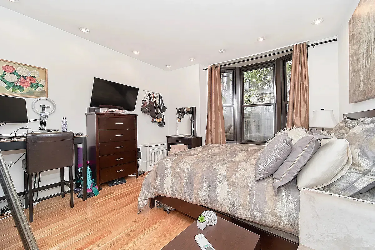 152 East 22nd Street #1BB in Gramercy Park, Manhattan | StreetEasy