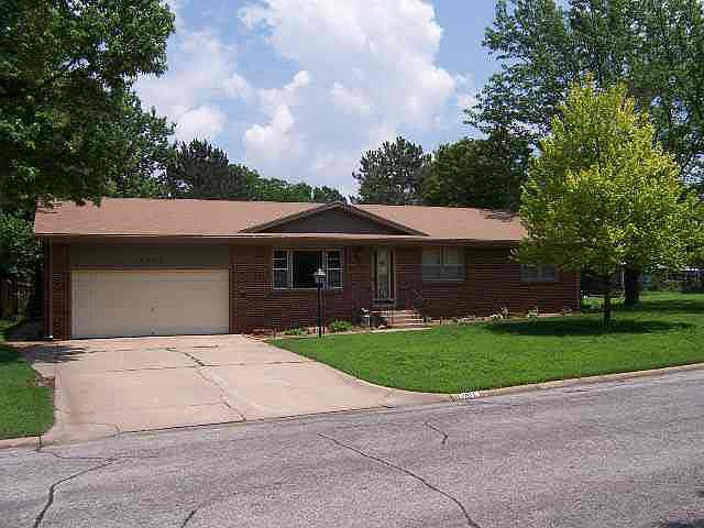 2026 Robbins St, Augusta, KS 67010 | Zillow