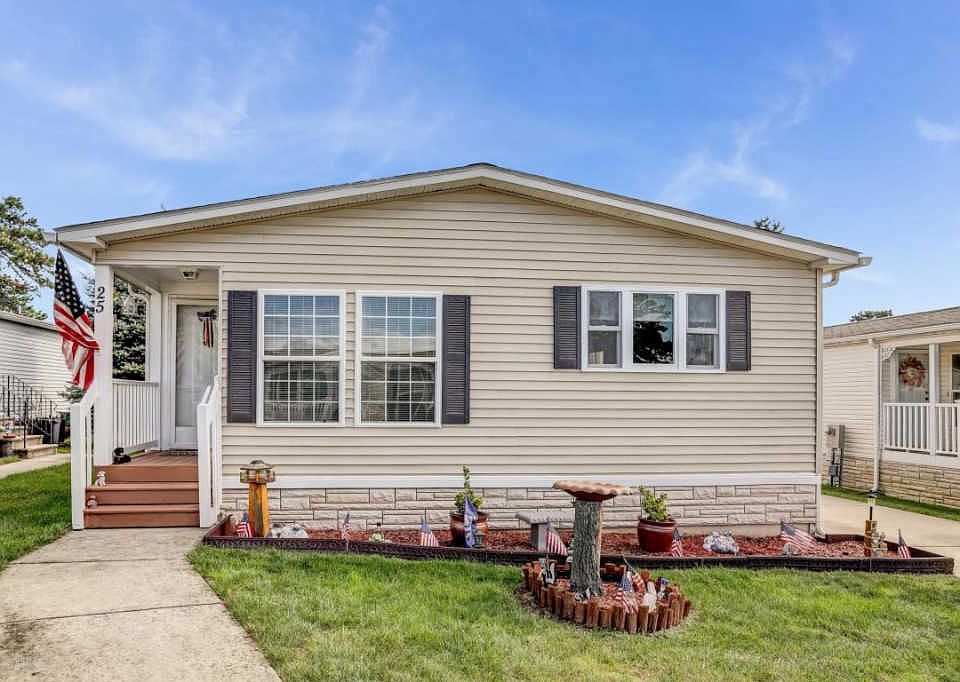 25 Pine Ridge Blvd, Whiting, NJ 08759 | Zillow