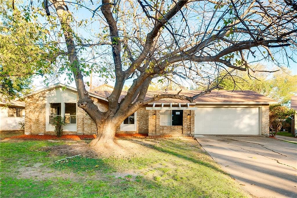 200 Casa Bello Ct, Irving, TX 75062 | Zillow