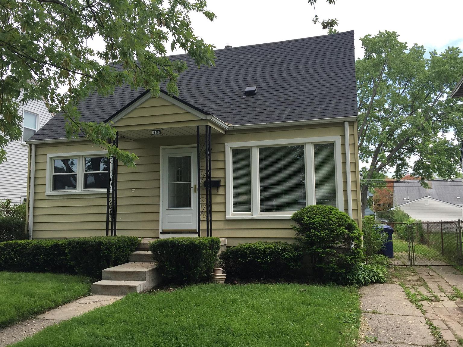 18288 Indian, Redford, MI 48240 | Zillow