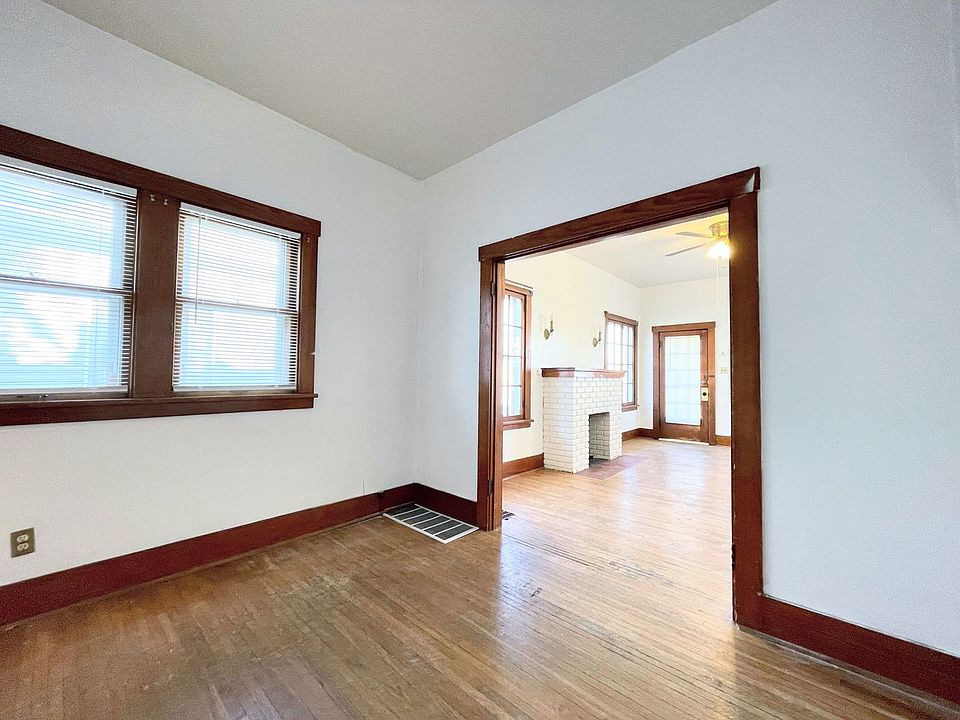 211 W 7th Ave - 211 W 7th Ave Hutchinson KS | Zillow