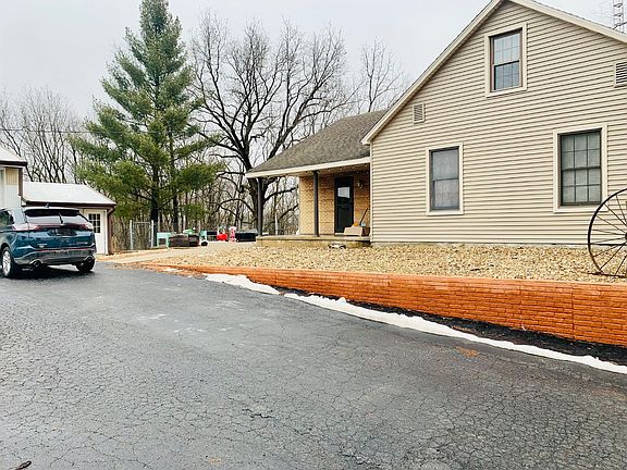 40434 Perry Fishhook Rd, Chambersburg, IL 62323 | MLS #11238398 | Zillow