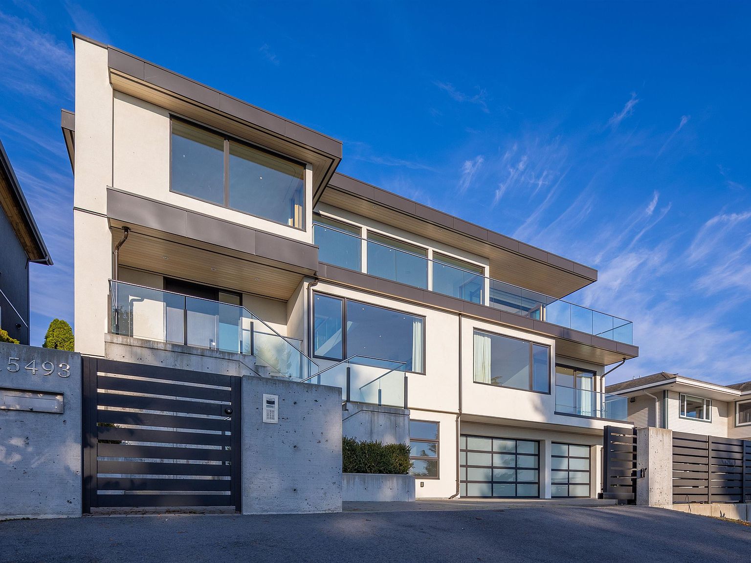 15493 Royal Ave, White Rock, BC V4B 1N4 | MLS #R2800051 | Zillow