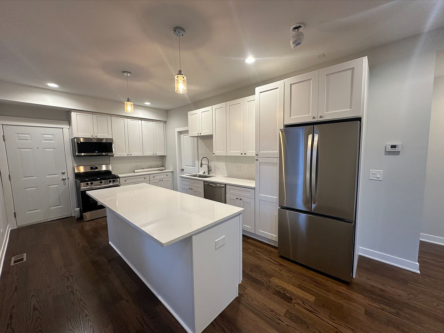 2845 N Ridgeway Ave APT 1R, Chicago, IL 60618 | Zillow