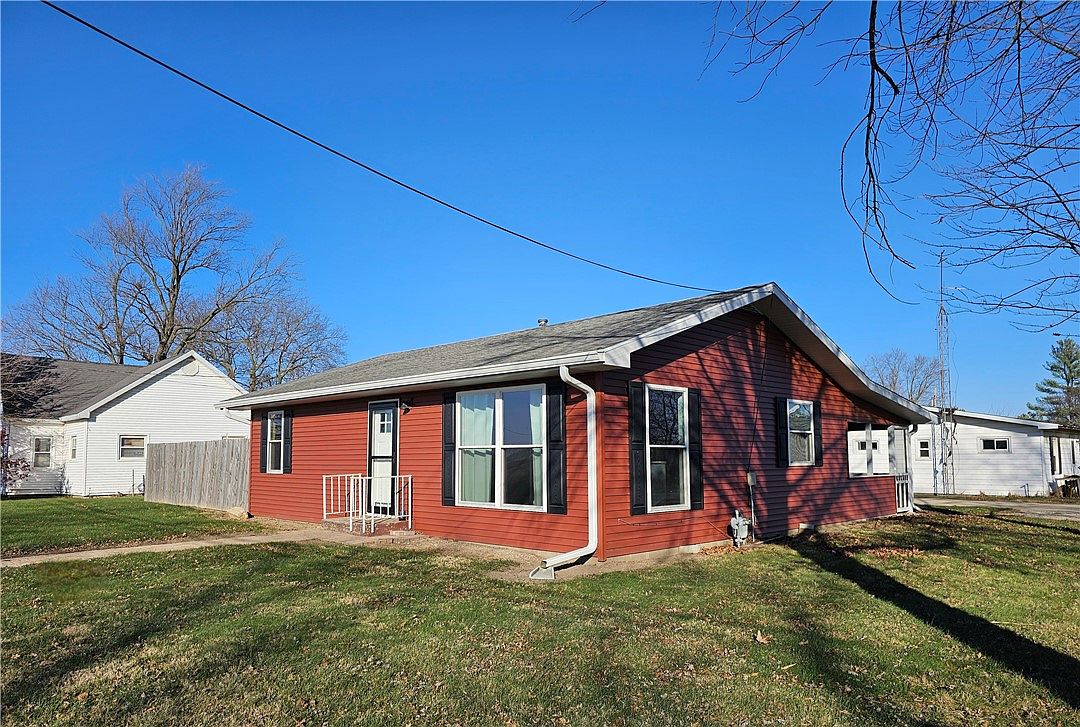 303 N Oakland Rd, Ashmore, IL 61912 | Zillow