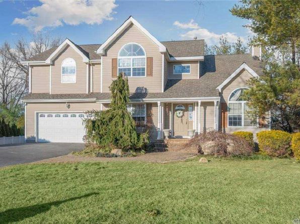 Commack Real Estate - Commack NY Homes For Sale | Zillow