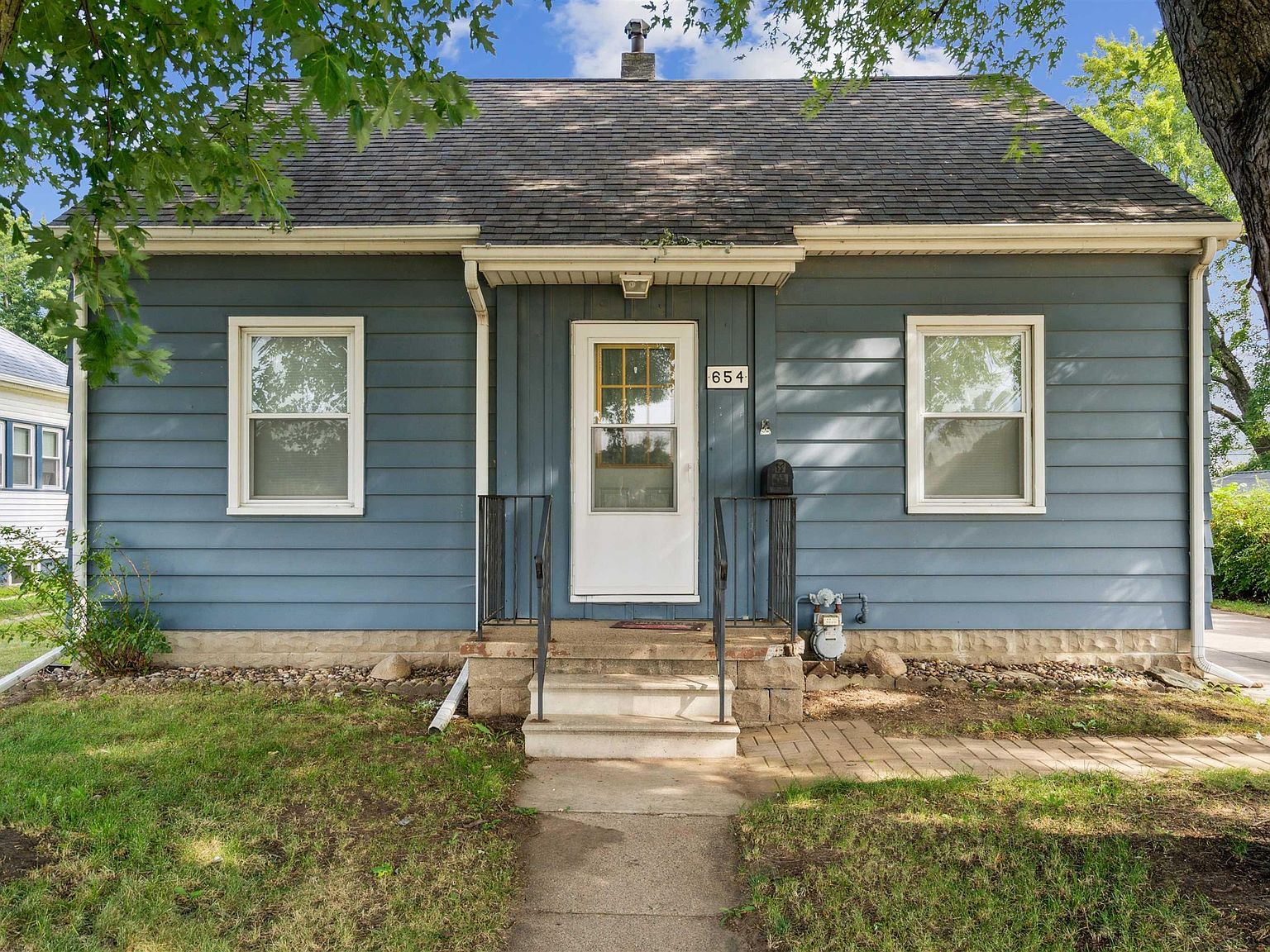 654 Conger St, Waterloo, IA 50703 | Zillow