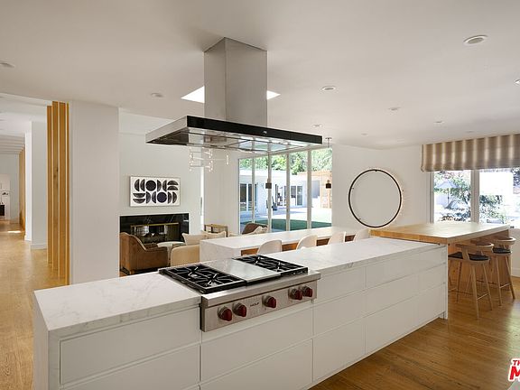 1130 Maytor Pl, Beverly Hills, CA 90210 | MLS #22-183827 | Zillow